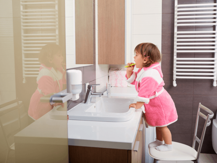 6 Clever Yet Easy Space Savers for Small Bathrooms